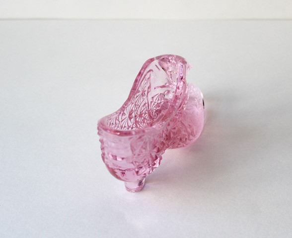 Fenton Pink Glass Slipper Daisy & Button Cat Design - Cynthia's Attic ...