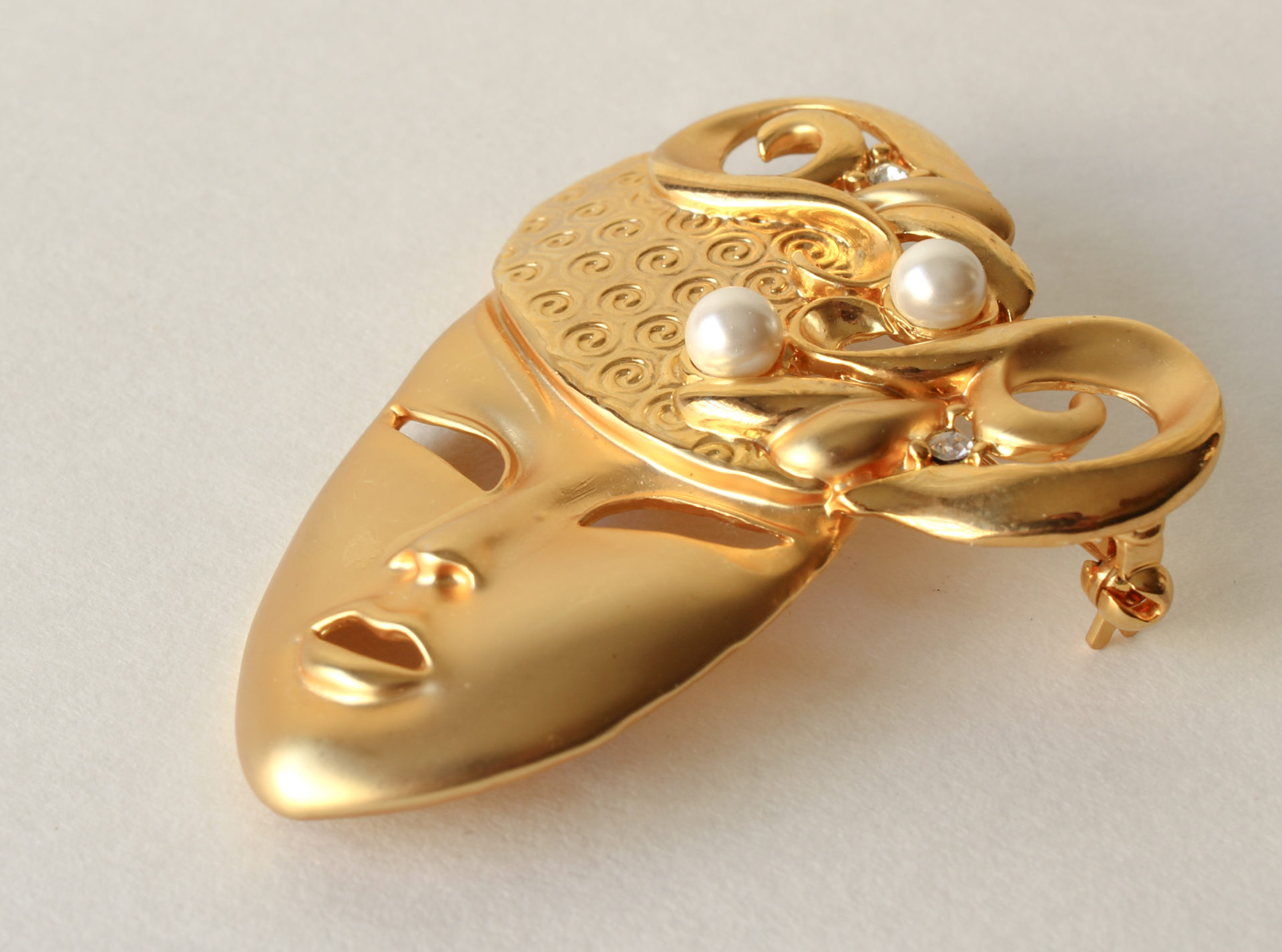 Masquerade Mask Brooch - Cynthia's Attic Direct - Antiques and Collectibles